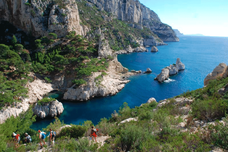 Hiking in the Calanques of Marseille. 6-day trip. UIMLA leader