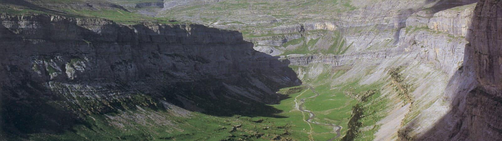 Mont Perdu, Pyrénées, 3 Day Guided Hike. 3-day trip. Certified leader