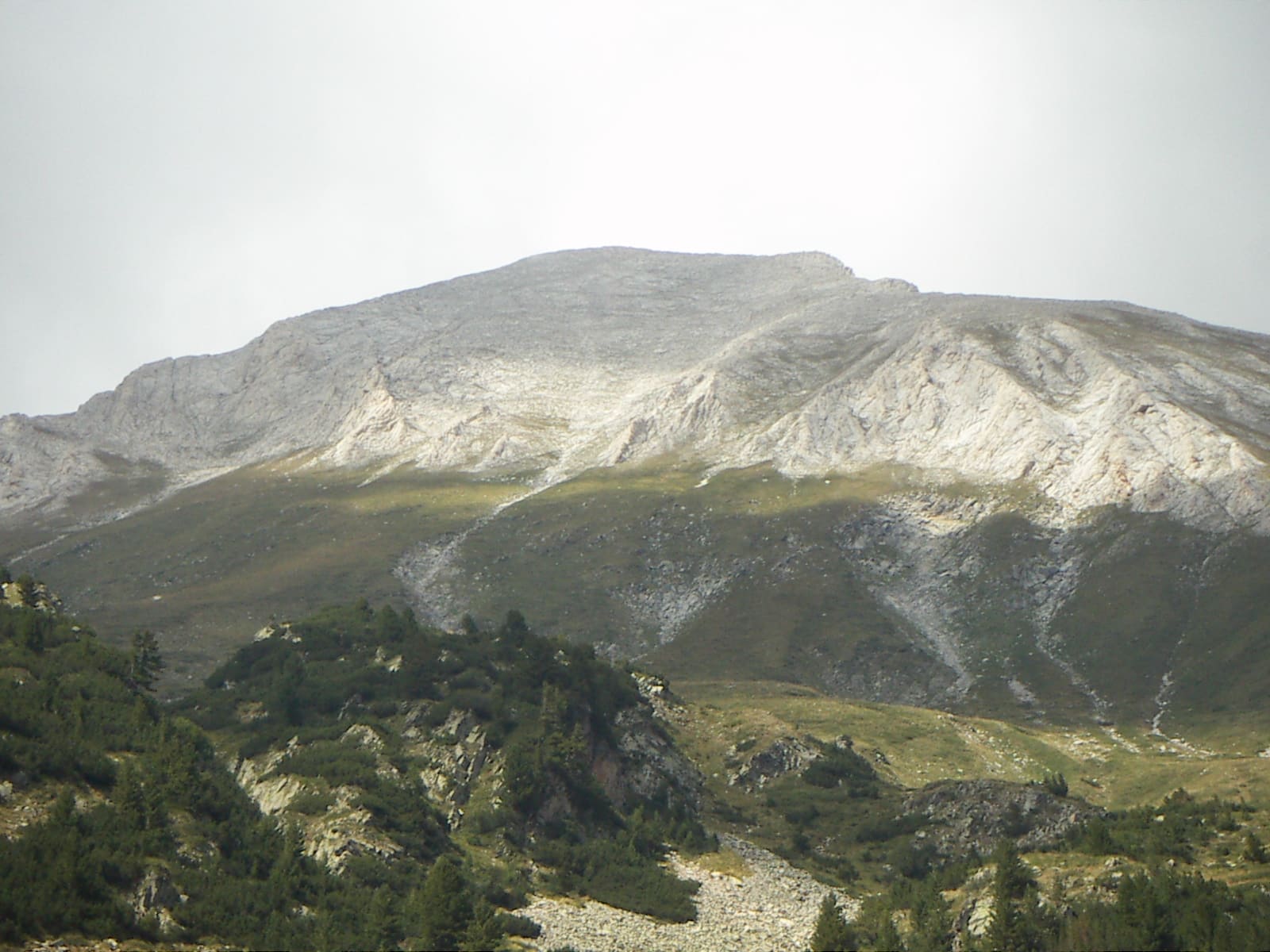 Vihren peak hike, Pirin range, Bulgaria. 2-day trip. UIMLA leader