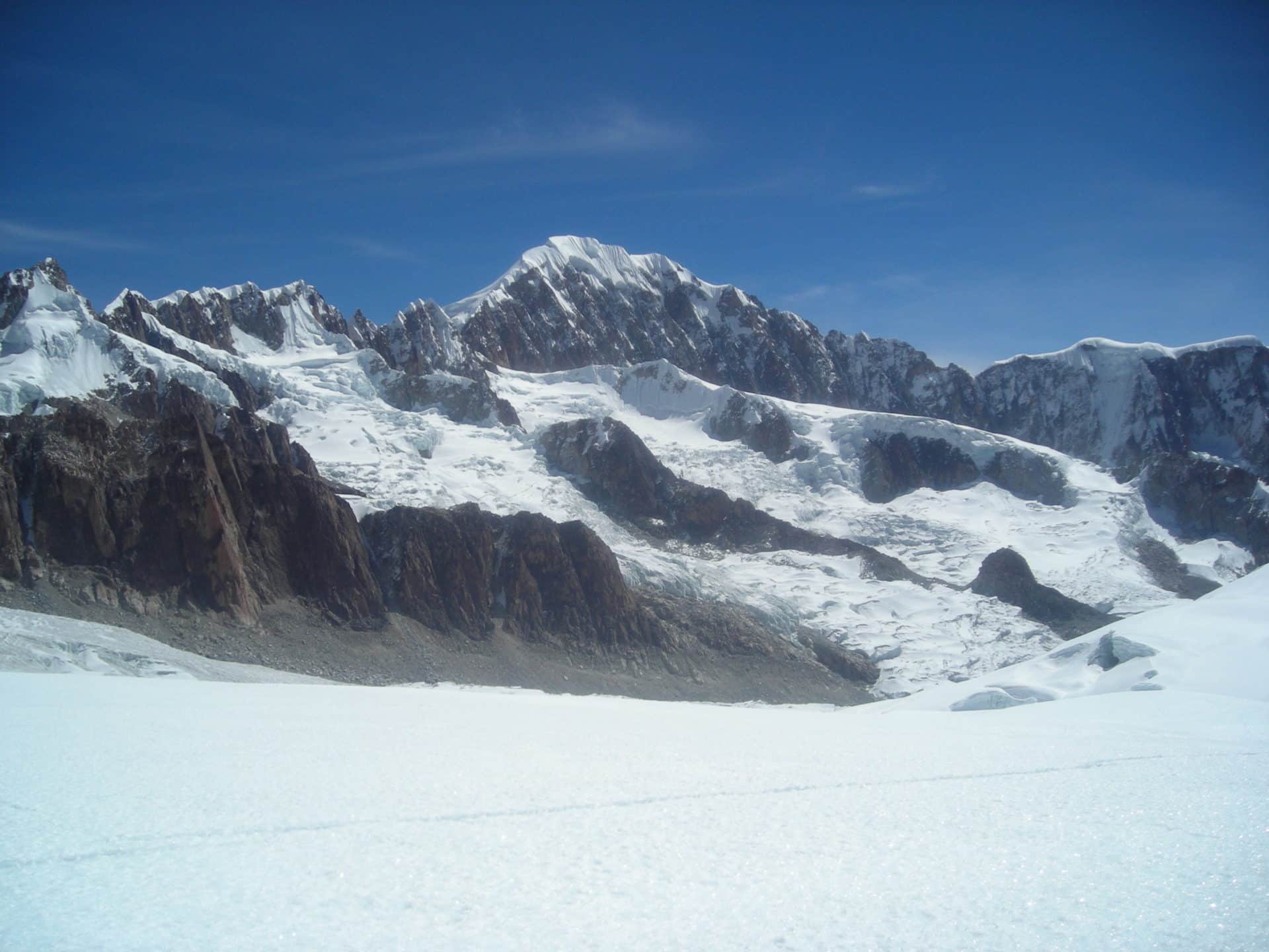 Mount Illampu 9-day climbing expedition. 9-day trip. AGMTB leader