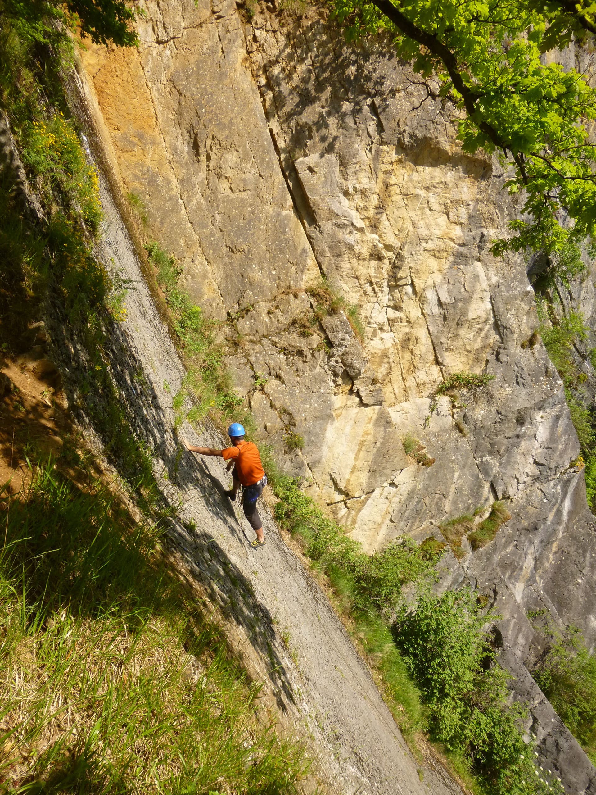 Anseremme (Dinant) guided rock climbing. 1/2-day trip. Certified leader