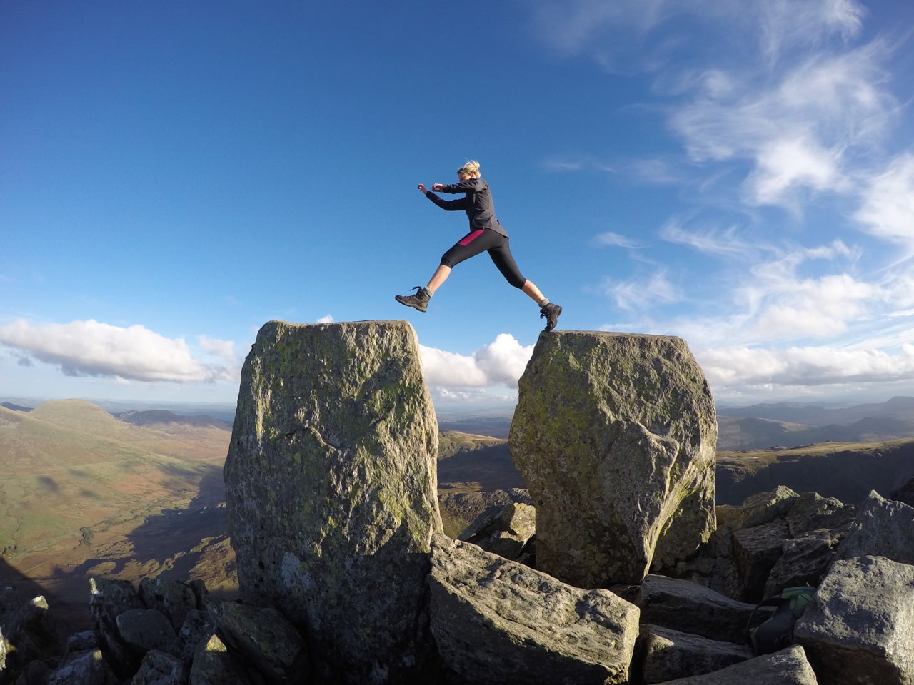 North Ridge of Tryfan scrambling day in Snowdonia. 1-day trip ...