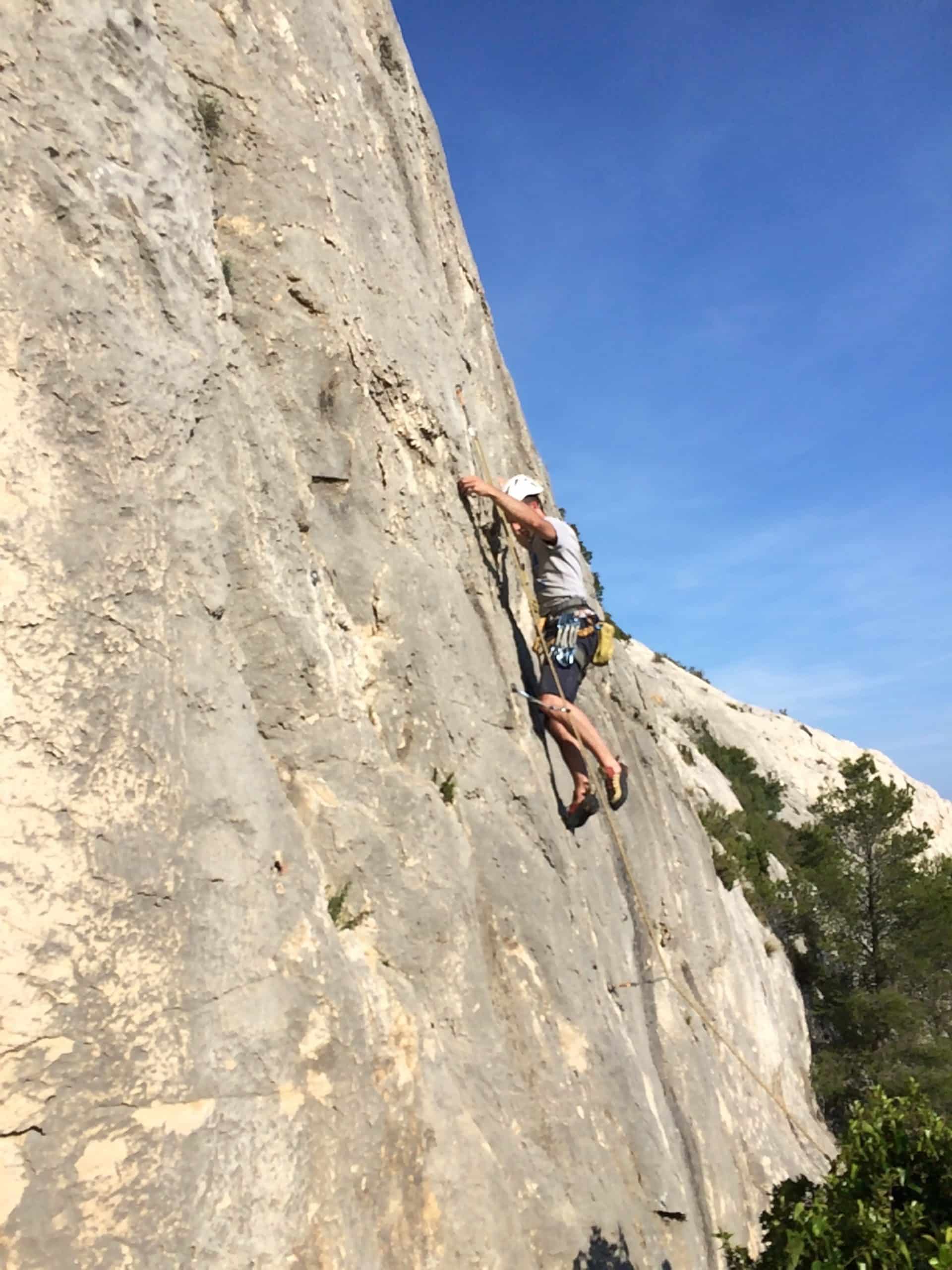 Les Calanques advanced rock climbing day tours. Rock Climbing trip ...