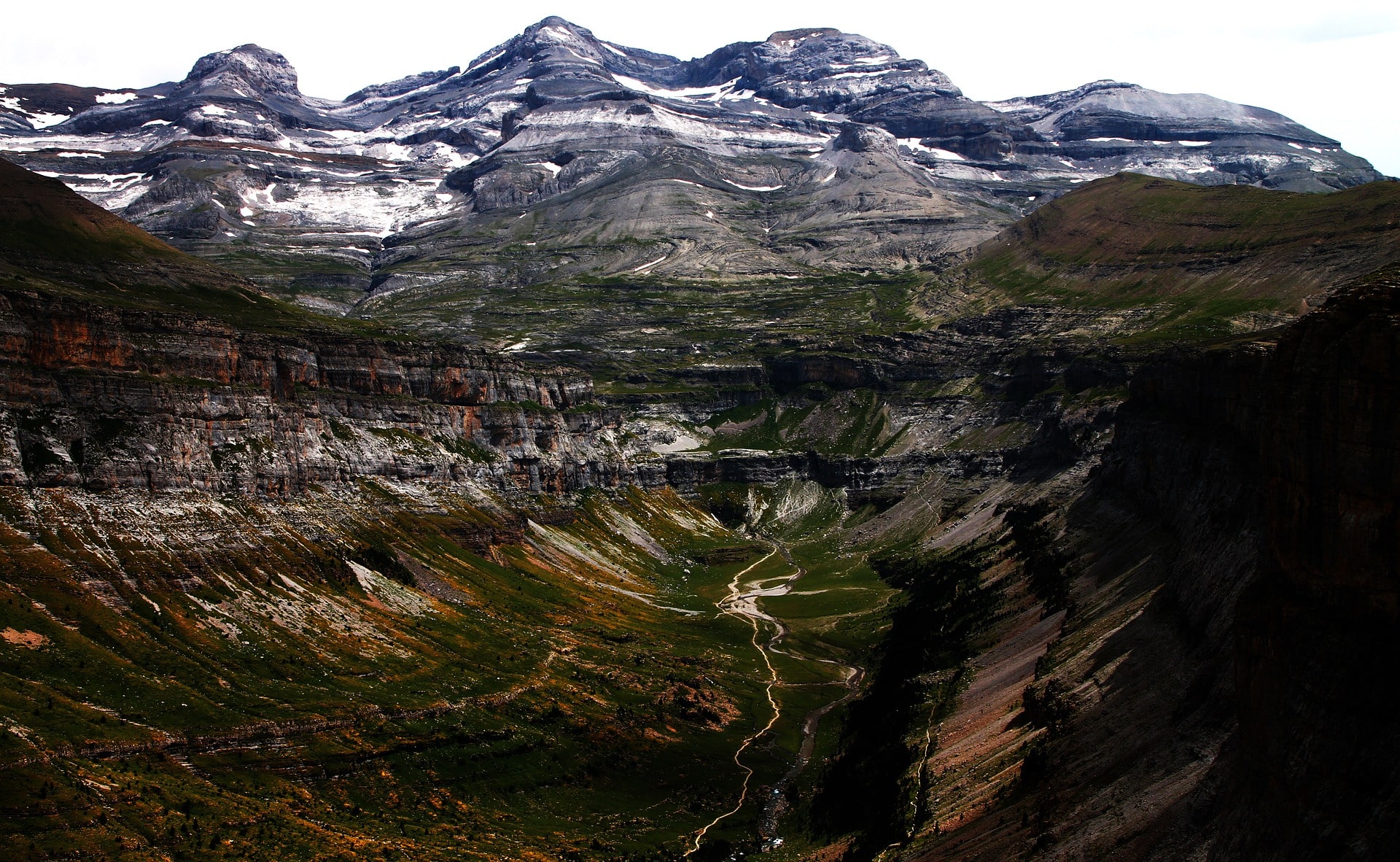 9-day Hike in Ordesa National Park, Spain. 9-day trip. AEGM leader