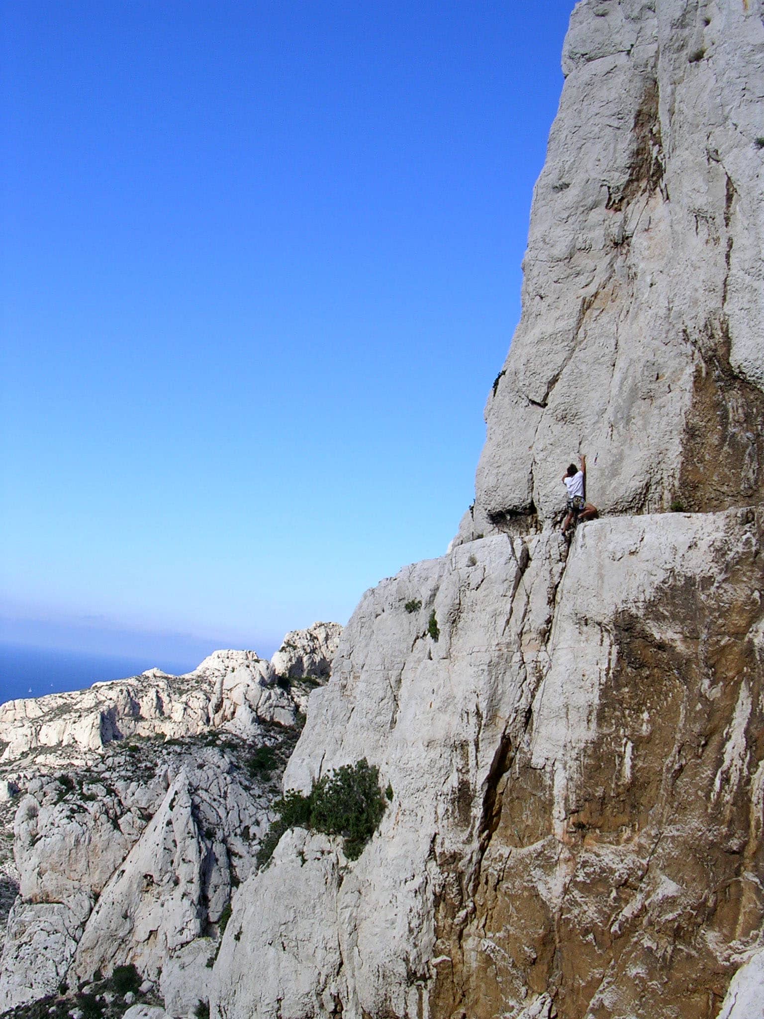 1-Day Sans Retour Climbing Traverse in the Calanques. 1-day trip. IFMGA ...