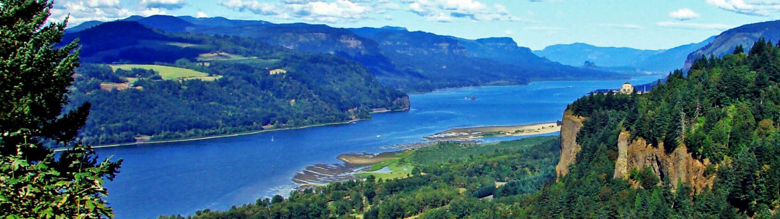 Hiking in the Columbia River Gorge near Portland, Oregon. 1-day trip ...
