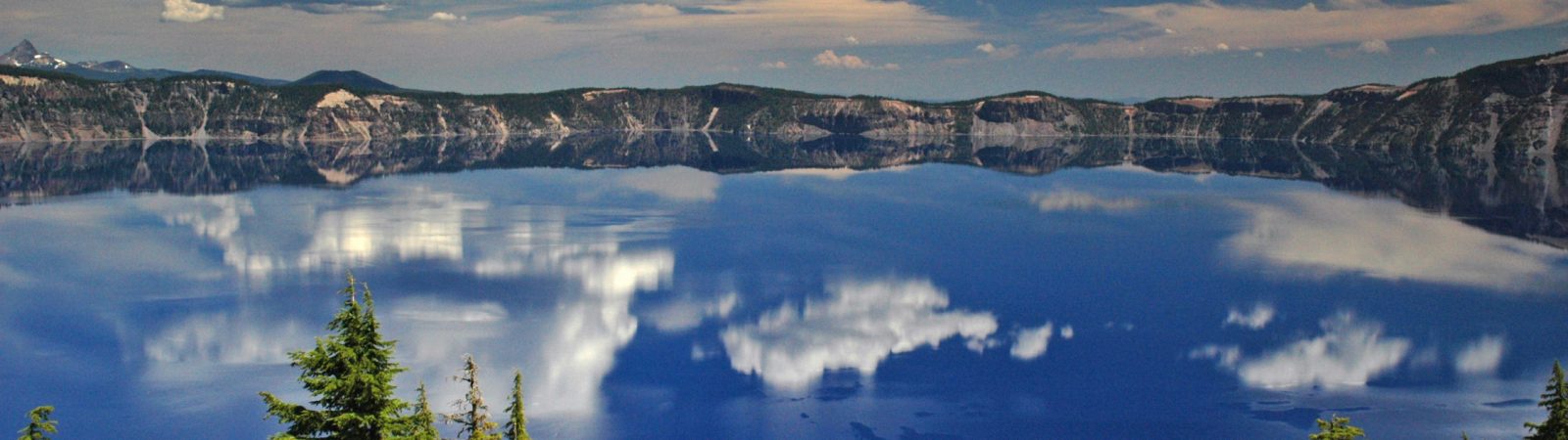 Day hikes in Crater Lake National Park in southern Oregon (Cascade ...